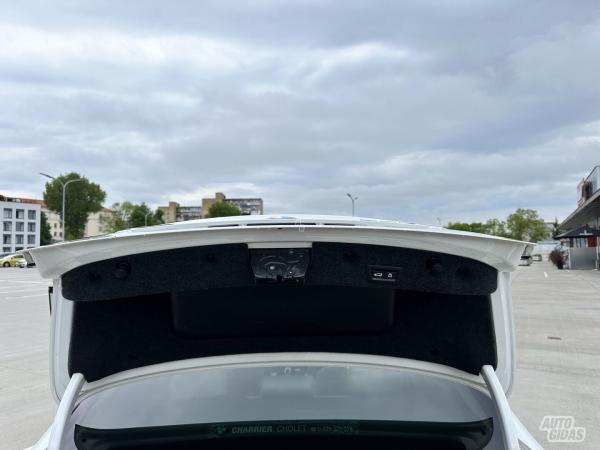 White BMW 530 2015 in Vilnius, with an engine capacity of 3.00 L and mileage of 300 thousand km for 14999 €, photo 10 on AUTOMOTO.COM.LV
