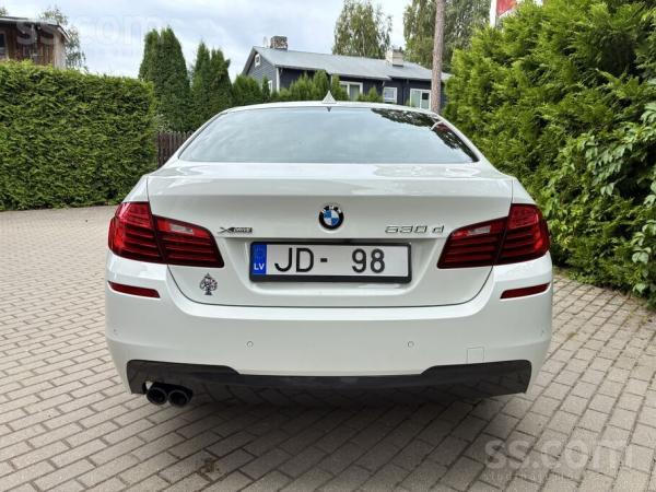 White BMW 530 2016 in Jurmala, with an engine capacity of 3.00 L and mileage of 101 thousand km for 16200 €, photo 5 on AUTOMOTO.COM.LV