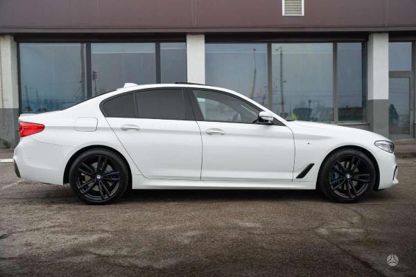 White BMW 530 2017 in Vilnius, with an engine capacity of 2.99 L and mileage of 246 thousand km for 25500 €, photo 5 on AUTOMOTO.COM.LV