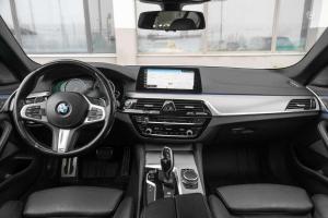 White BMW 530 2017 in Vilnius, with an engine capacity of 2.99 L and mileage of 246 thousand km for 25500 €, photo 12 on AUTOMOTO.COM.LV