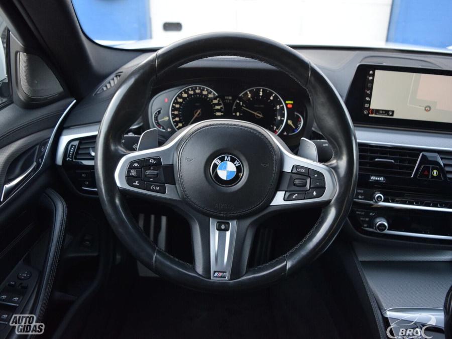 White BMW 530 2017 in Riga, with an engine capacity of 2.00 L and mileage of 133 thousand km for 25900 €, photo 10 on AUTOMOTO.COM.LV