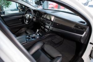 Белый БМВ 530 2017 в Каунас, объемом двигателя 3.00 л и пробегом 185 тыс. км за 14991 €, фото 13 на AUTOMOTO.COM.LV