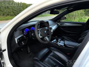 White BMW 530 2017 in Jelgava, with an engine capacity of 3.00 L and mileage of 289 thousand km for 26000 €, photo 8 on AUTOMOTO.COM.LV