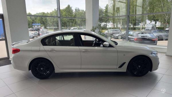 Balts BMW 530 2017 Marijampole, ar dzinēja tilpumu 2.00 L un nobraukumu 233 tūkst. km par 20999 €, foto 7 vietnē AUTOMOTO.COM.LV