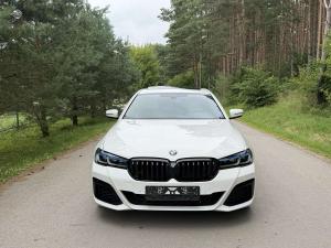 White BMW 530 2017 in Klaipeda, with an engine capacity of 2.00 L and mileage of 191 thousand km for 18400 €, photo 3 on AUTOMOTO.COM.LV