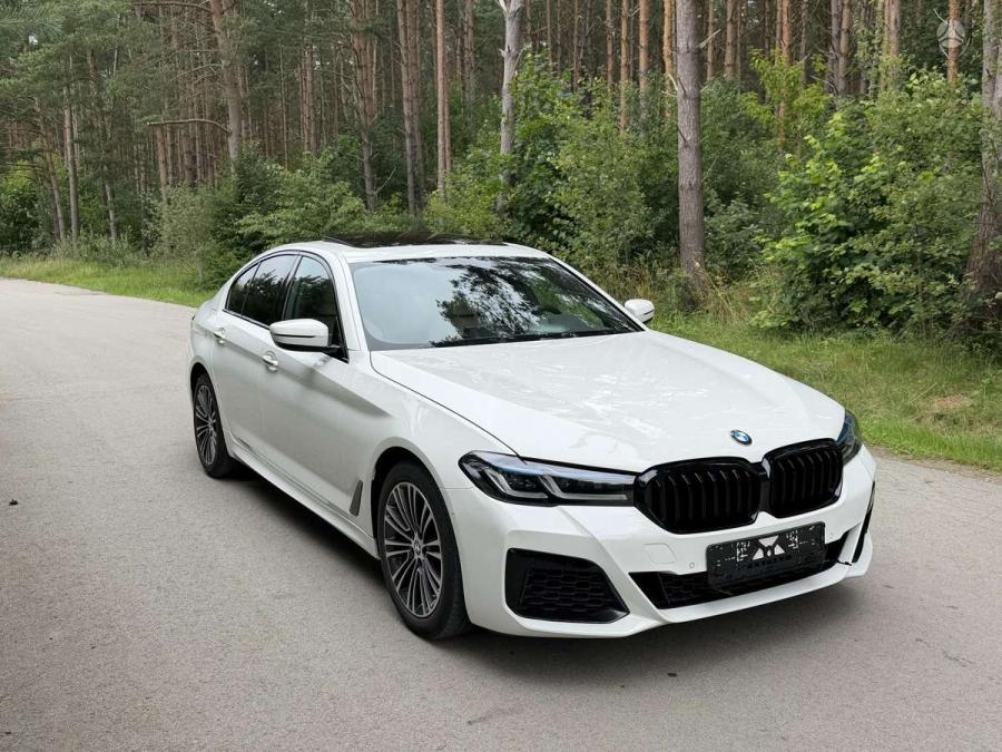 White BMW 530 2017 in Klaipeda, with an engine capacity of 2.00 L and mileage of 191 thousand km for 18400 €, photo 4 on AUTOMOTO.COM.LV