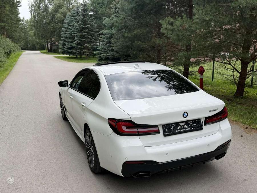 White BMW 530 2017 in Klaipeda, with an engine capacity of 2.00 L and mileage of 191 thousand km for 18400 €, photo 6 on AUTOMOTO.COM.LV