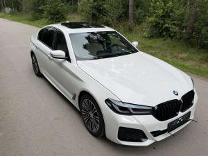 White BMW 530 2017 in Klaipeda, with an engine capacity of 2.00 L and mileage of 191 thousand km for 18400 €, photo 9 on AUTOMOTO.COM.LV