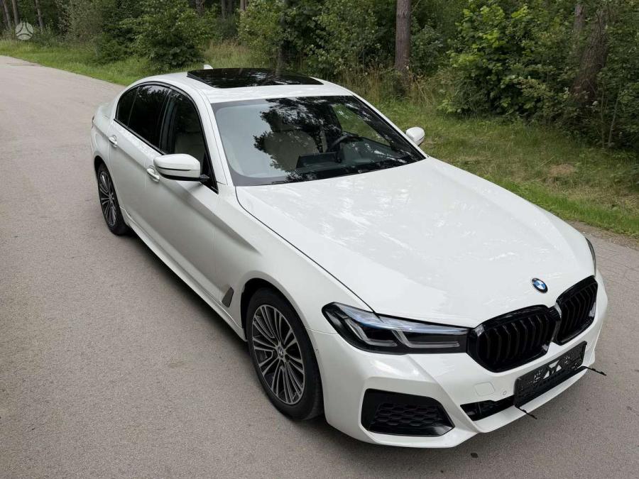 White BMW 530 2017 in Klaipeda, with an engine capacity of 2.00 L and mileage of 191 thousand km for 18400 €, photo 9 on AUTOMOTO.COM.LV
