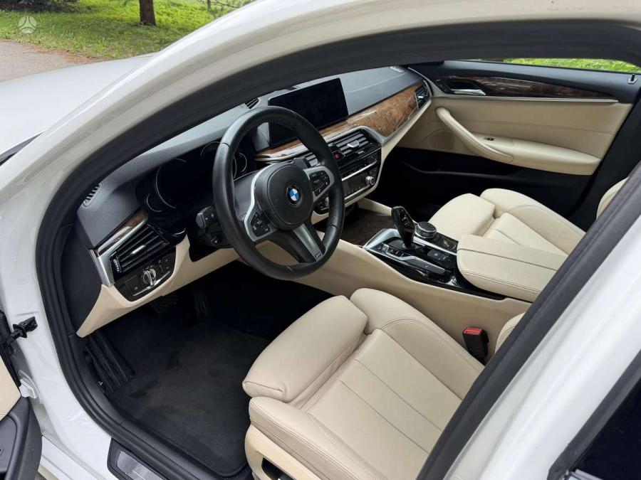 White BMW 530 2017 in Klaipeda, with an engine capacity of 2.00 L and mileage of 191 thousand km for 18400 €, photo 13 on AUTOMOTO.COM.LV