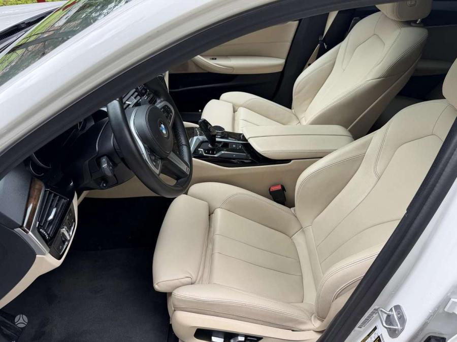 White BMW 530 2017 in Klaipeda, with an engine capacity of 2.00 L and mileage of 191 thousand km for 18400 €, photo 14 on AUTOMOTO.COM.LV
