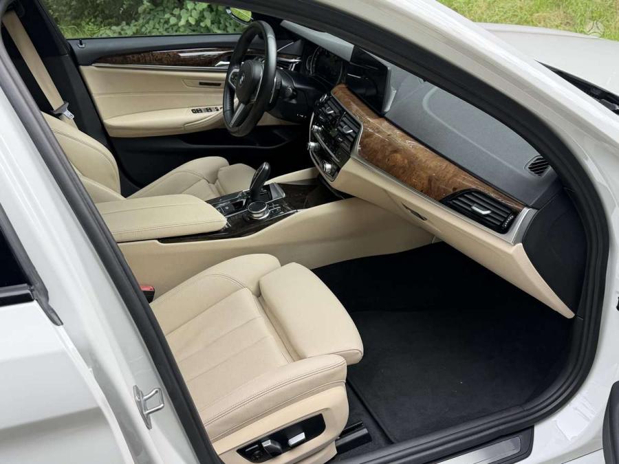 White BMW 530 2017 in Klaipeda, with an engine capacity of 2.00 L and mileage of 191 thousand km for 18400 €, photo 17 on AUTOMOTO.COM.LV