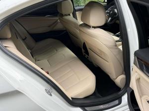 White BMW 530 2017 in Klaipeda, with an engine capacity of 2.00 L and mileage of 191 thousand km for 18400 €, photo 20 on AUTOMOTO.COM.LV