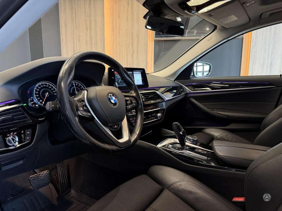 White BMW 530 2017 in Kaunas, with an engine capacity of 2.00 L and mileage of 224 thousand km for 18490 €, photo 14 on AUTOMOTO.COM.LV