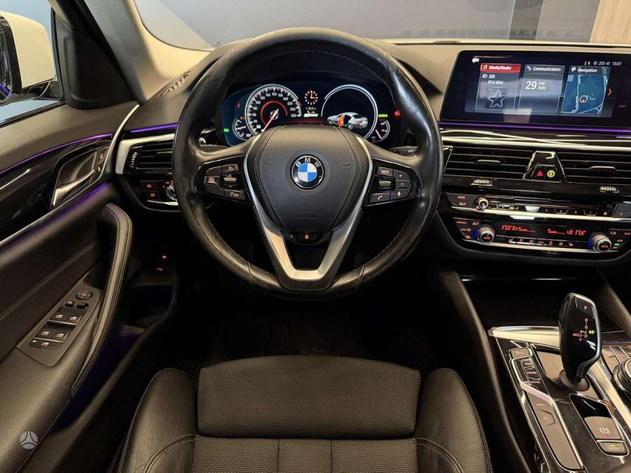 White BMW 530 2017 in Kaunas, with an engine capacity of 2.00 L and mileage of 224 thousand km for 18490 €, photo 16 on AUTOMOTO.COM.LV