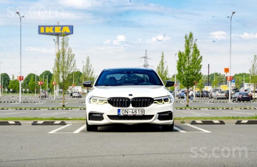 White BMW 530 2017 in Riga, with an engine capacity of 2.00 L and mileage of 213 thousand km for 19990 €, photo 4 on AUTOMOTO.COM.LV