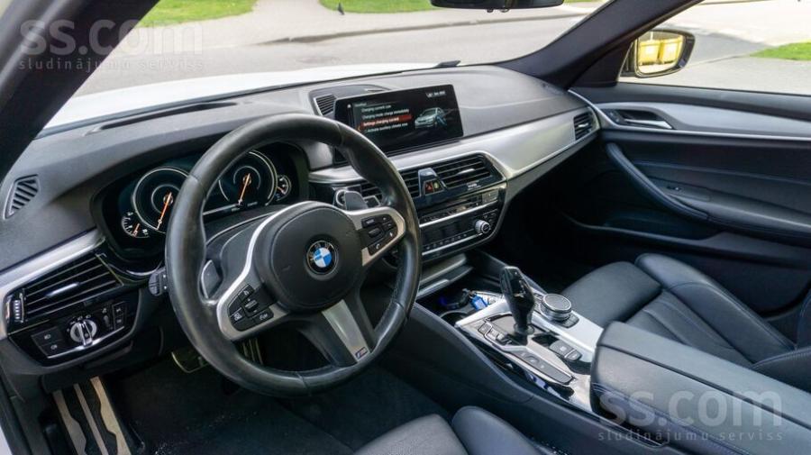 White BMW 530 2017 in Riga, with an engine capacity of 2.00 L and mileage of 213 thousand km for 19990 €, photo 10 on AUTOMOTO.COM.LV