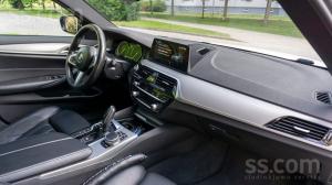 White BMW 530 2017 in Riga, with an engine capacity of 2.00 L and mileage of 213 thousand km for 19990 €, photo 11 on AUTOMOTO.COM.LV