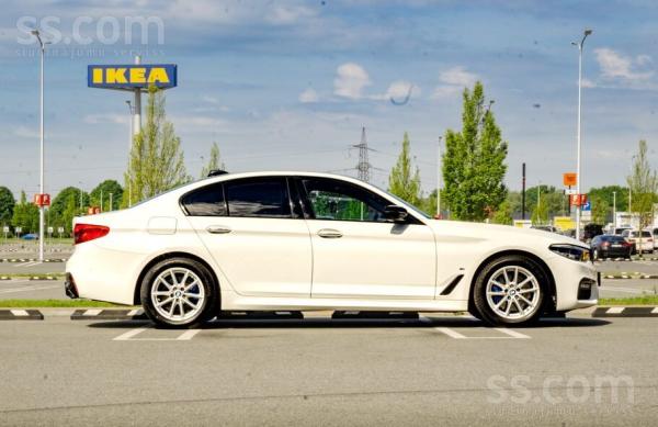 White BMW 530 2017 in Riga, with an engine capacity of 2.00 L and mileage of 213 thousand km for 19990 €, photo 8 on AUTOMOTO.COM.LV