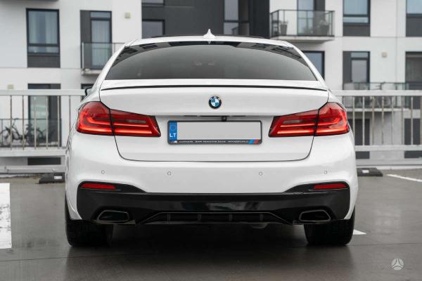 White BMW 530 2018 in Vilnius, with an engine capacity of 3.00 L and mileage of 222 thousand km for 27000 €, photo 11 on AUTOMOTO.COM.LV