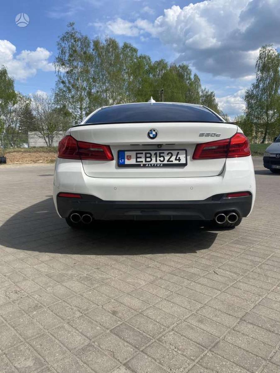 Balts BMW 530 2018 Alīta, ar dzinēja tilpumu 2.00 L un nobraukumu 211 tūkst. km par 18550 €, foto 3 vietnē AUTOMOTO.COM.LV