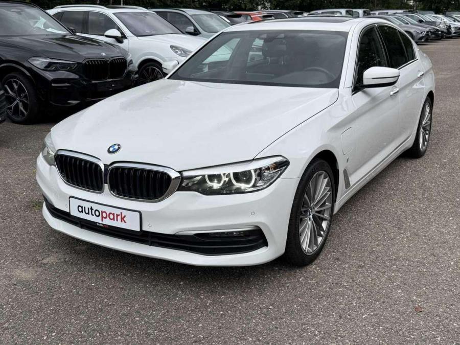 White BMW 530 2018 in Vilnius, with an engine capacity of 2.00 L and mileage of 116 thousand km for 17900 €, photo 1 on AUTOMOTO.COM.LV