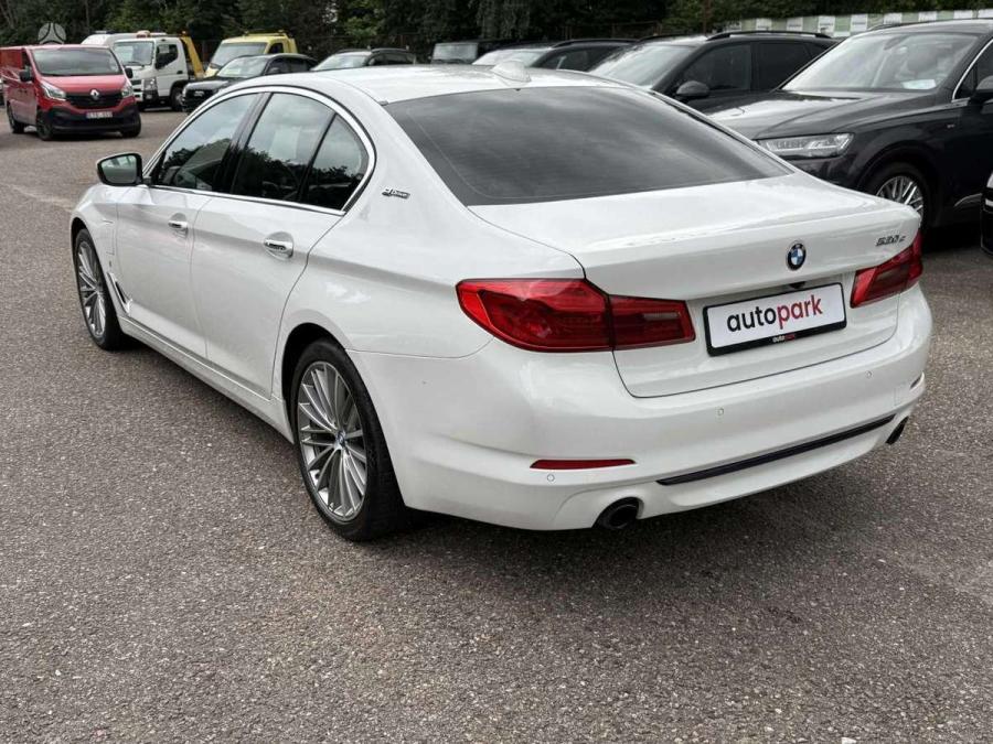 White BMW 530 2018 in Vilnius, with an engine capacity of 2.00 L and mileage of 116 thousand km for 17900 €, photo 4 on AUTOMOTO.COM.LV