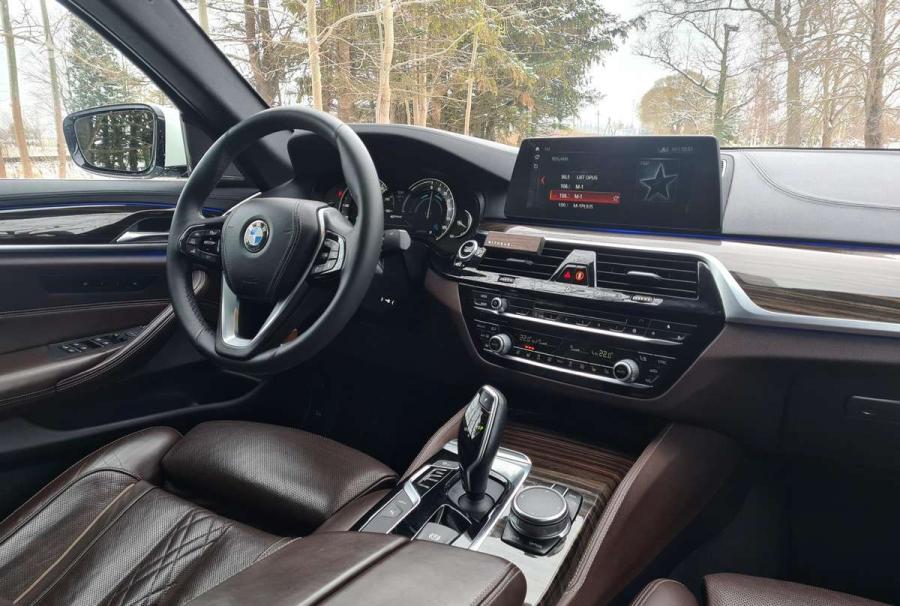 Balts BMW 530 2018 Šauļi, ar dzinēja tilpumu 2.00 L un nobraukumu 230 tūkst. km par 22500 €, foto 8 vietnē AUTOMOTO.COM.LV
