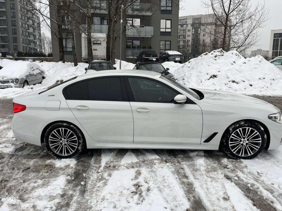 Balts BMW 530 2018 Viļņa, ar dzinēja tilpumu 2.00 L un nobraukumu 105 tūkst. km par 23000 €, foto 5 vietnē AUTOMOTO.COM.LV