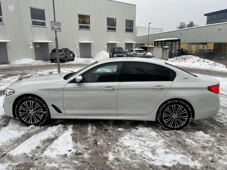 Balts BMW 530 2018 Viļņa, ar dzinēja tilpumu 2.00 L un nobraukumu 105 tūkst. km par 23000 €, foto 6 vietnē AUTOMOTO.COM.LV