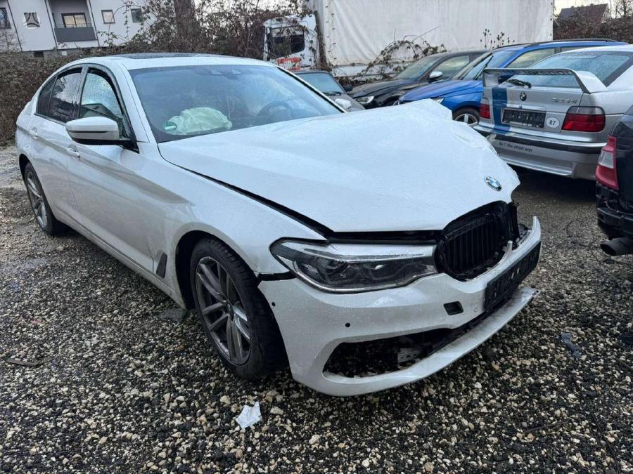White BMW 530 2018 in Sakiai, with an engine capacity of 2.99 L and mileage of 164 thousand km for 11200 €, photo 1 on AUTOMOTO.COM.LV