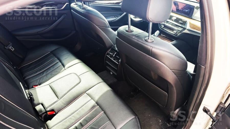 White BMW 530 2018 in Jelgava, with an engine capacity of 2.00 L and mileage of 201 thousand km for 23200 €, photo 9 on AUTOMOTO.COM.LV