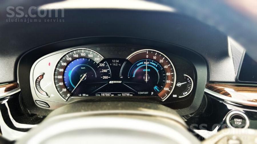 White BMW 530 2018 in Jelgava, with an engine capacity of 2.00 L and mileage of 201 thousand km for 23200 €, photo 11 on AUTOMOTO.COM.LV