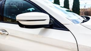 White BMW 530 2018 in Jelgava, with an engine capacity of 2.00 L and mileage of 201 thousand km for 23200 €, photo 15 on AUTOMOTO.COM.LV