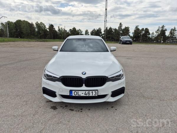 White BMW 530 2018 in Tukums, with an engine capacity of 2.00 L and mileage of 172 thousand km for 22550 €, photo 3 on AUTOMOTO.COM.LV