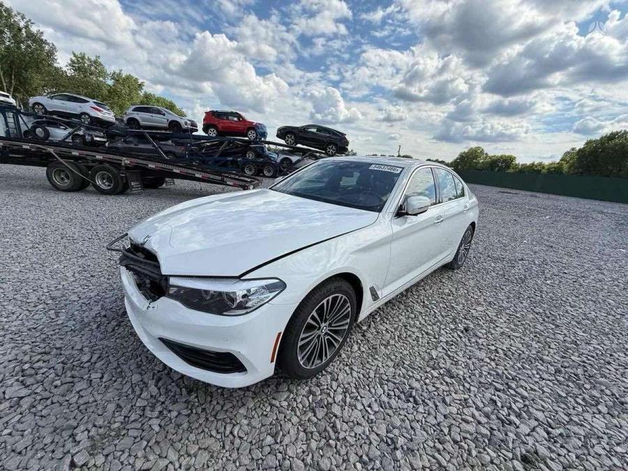 Balts BMW 530 2018 Viļņa, ar dzinēja tilpumu 2.00 L un nobraukumu 130 tūkst. km par 12800 €, foto 1 vietnē AUTOMOTO.COM.LV