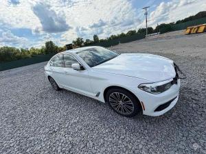 Balts BMW 530 2018 Viļņa, ar dzinēja tilpumu 2.00 L un nobraukumu 130 tūkst. km par 12800 €, foto 3 vietnē AUTOMOTO.COM.LV