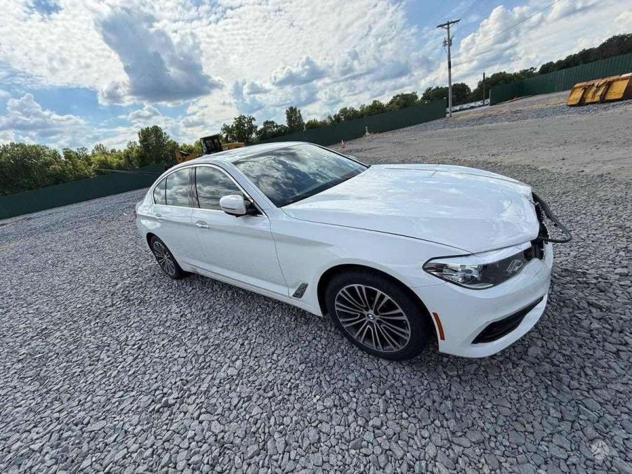 Balts BMW 530 2018 Viļņa, ar dzinēja tilpumu 2.00 L un nobraukumu 130 tūkst. km par 12800 €, foto 3 vietnē AUTOMOTO.COM.LV
