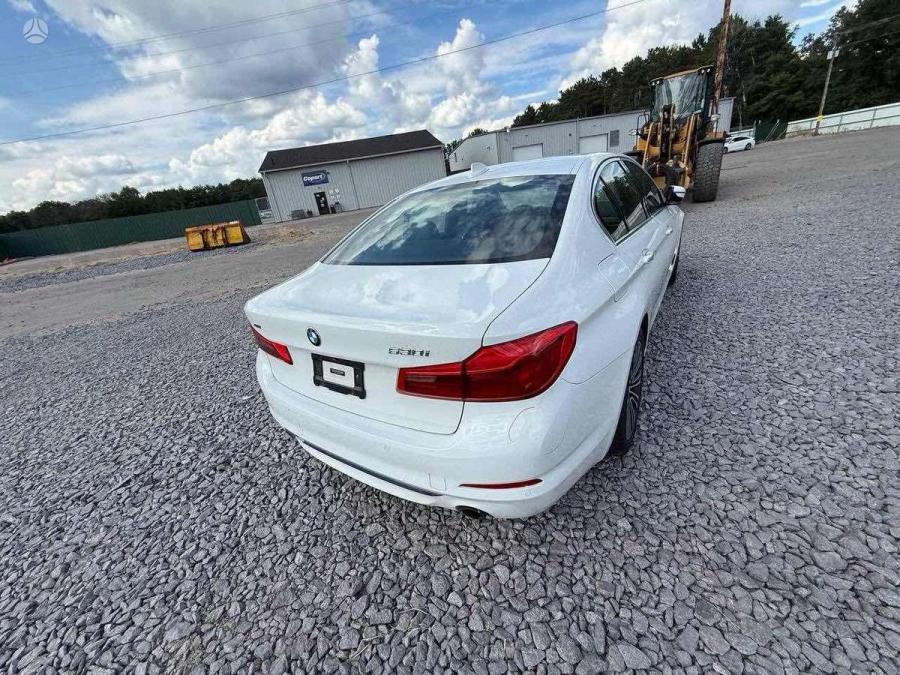 Balts BMW 530 2018 Viļņa, ar dzinēja tilpumu 2.00 L un nobraukumu 130 tūkst. km par 12800 €, foto 4 vietnē AUTOMOTO.COM.LV