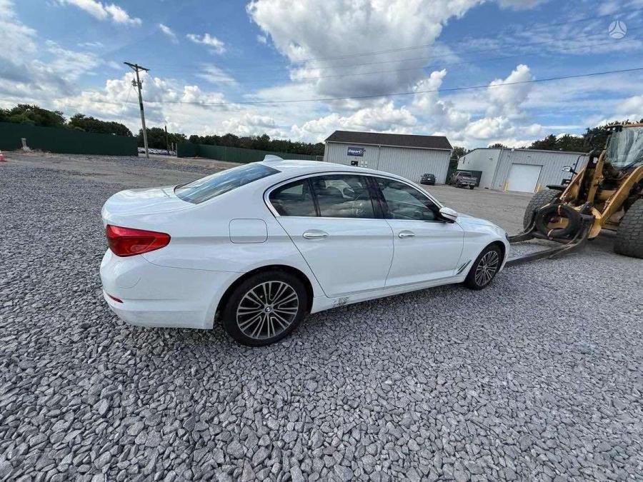 Balts BMW 530 2018 Viļņa, ar dzinēja tilpumu 2.00 L un nobraukumu 130 tūkst. km par 12800 €, foto 6 vietnē AUTOMOTO.COM.LV