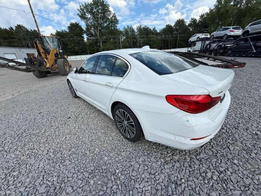 Balts BMW 530 2018 Viļņa, ar dzinēja tilpumu 2.00 L un nobraukumu 130 tūkst. km par 12800 €, foto 7 vietnē AUTOMOTO.COM.LV