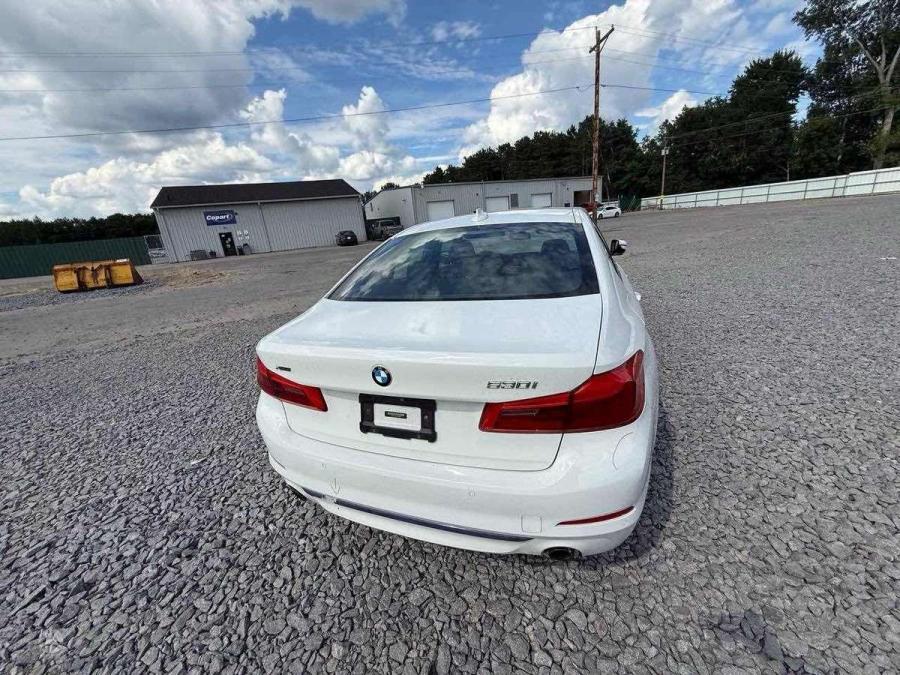 Balts BMW 530 2018 Viļņa, ar dzinēja tilpumu 2.00 L un nobraukumu 130 tūkst. km par 12800 €, foto 8 vietnē AUTOMOTO.COM.LV