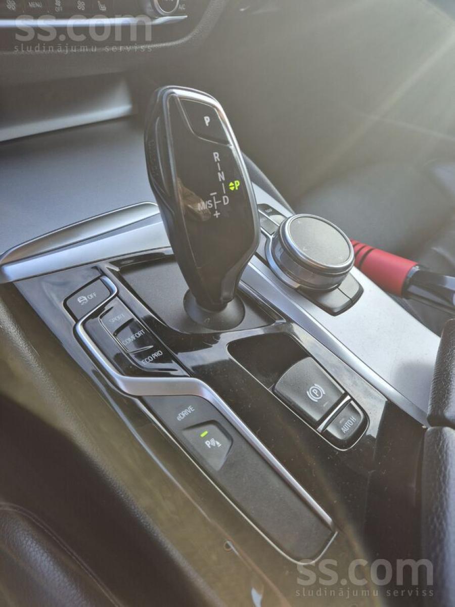 Balts BMW 530 2018 Rēzekne, ar dzinēja tilpumu 2.00 L un nobraukumu 252 tūkst. km par 17750 €, foto 16 vietnē AUTOMOTO.COM.LV