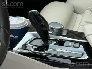Balts BMW 530 2018 Daugavpils, ar dzinēja tilpumu 3.00 L un nobraukumu 137 tūkst. km par 26500 €, foto 15 vietnē AUTOMOTO.COM.LV
