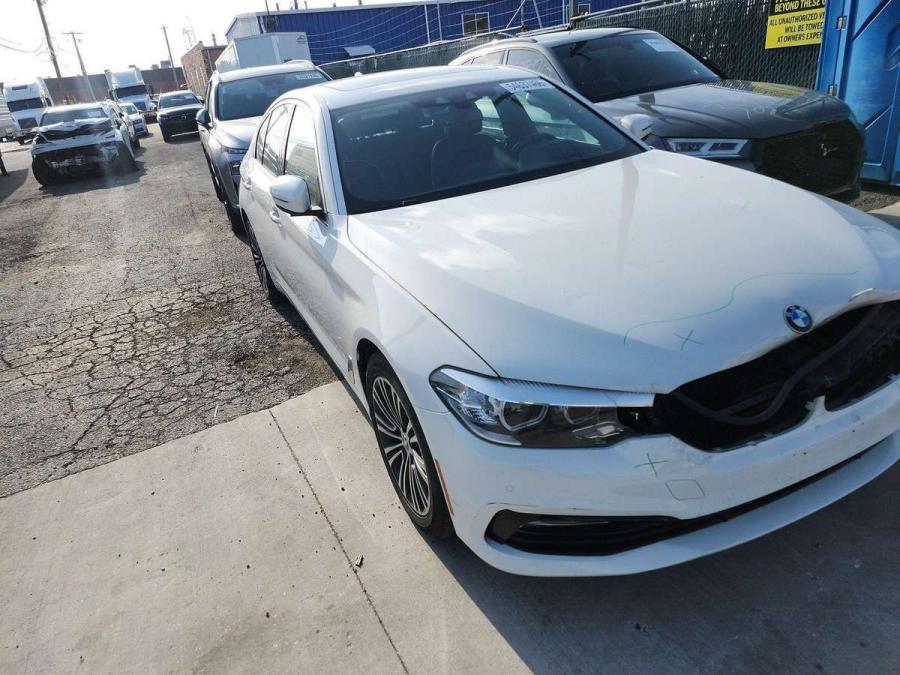 White BMW 530 2018 in Vilnius, with an engine capacity of 2.00 L and mileage of 140 thousand km for 11600 €, photo 4 on AUTOMOTO.COM.LV