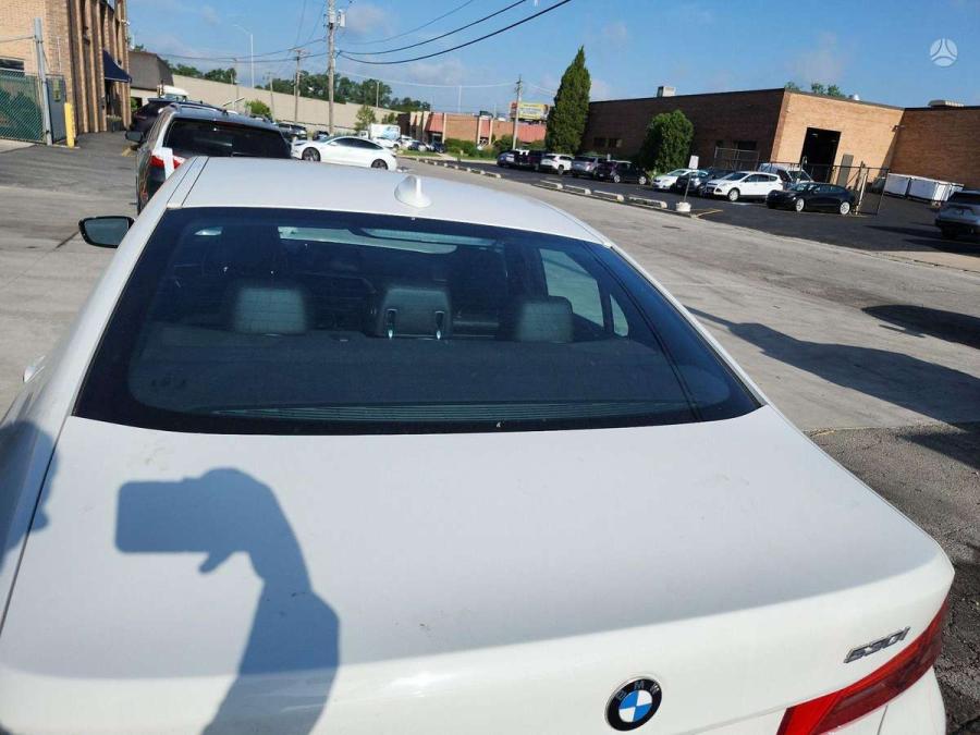 White BMW 530 2018 in Vilnius, with an engine capacity of 2.00 L and mileage of 140 thousand km for 11600 €, photo 5 on AUTOMOTO.COM.LV