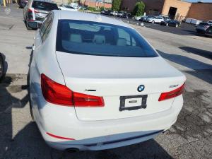 White BMW 530 2018 in Vilnius, with an engine capacity of 2.00 L and mileage of 140 thousand km for 11600 €, photo 8 on AUTOMOTO.COM.LV