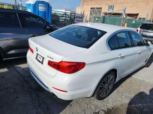 White BMW 530 2018 in Vilnius, with an engine capacity of 2.00 L and mileage of 140 thousand km for 11600 €, photo 9 on AUTOMOTO.COM.LV