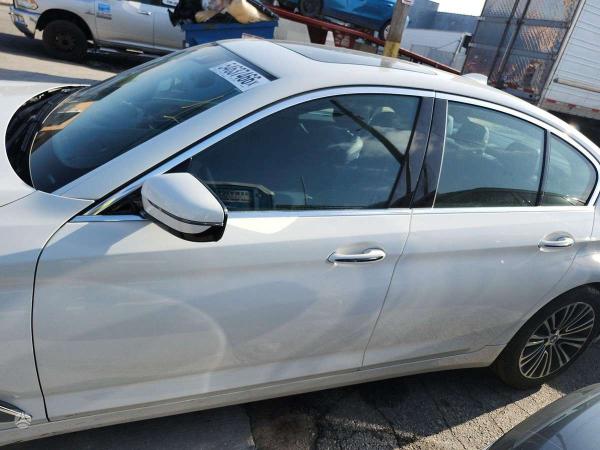 Белый БМВ 530 2018 в Вильнюс, объемом двигателя 2.00 л и пробегом 140 тыс. км за 11600 €, фото 10 на AUTOMOTO.COM.LV