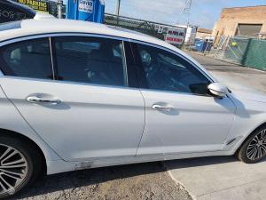 White BMW 530 2018 in Vilnius, with an engine capacity of 2.00 L and mileage of 140 thousand km for 11600 €, photo 13 on AUTOMOTO.COM.LV